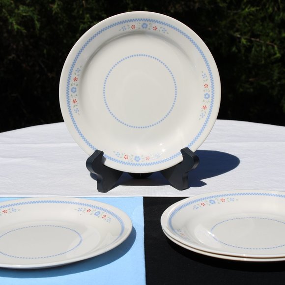 Corelle | Dining | Needle Point Luncheon Plates | Poshmark